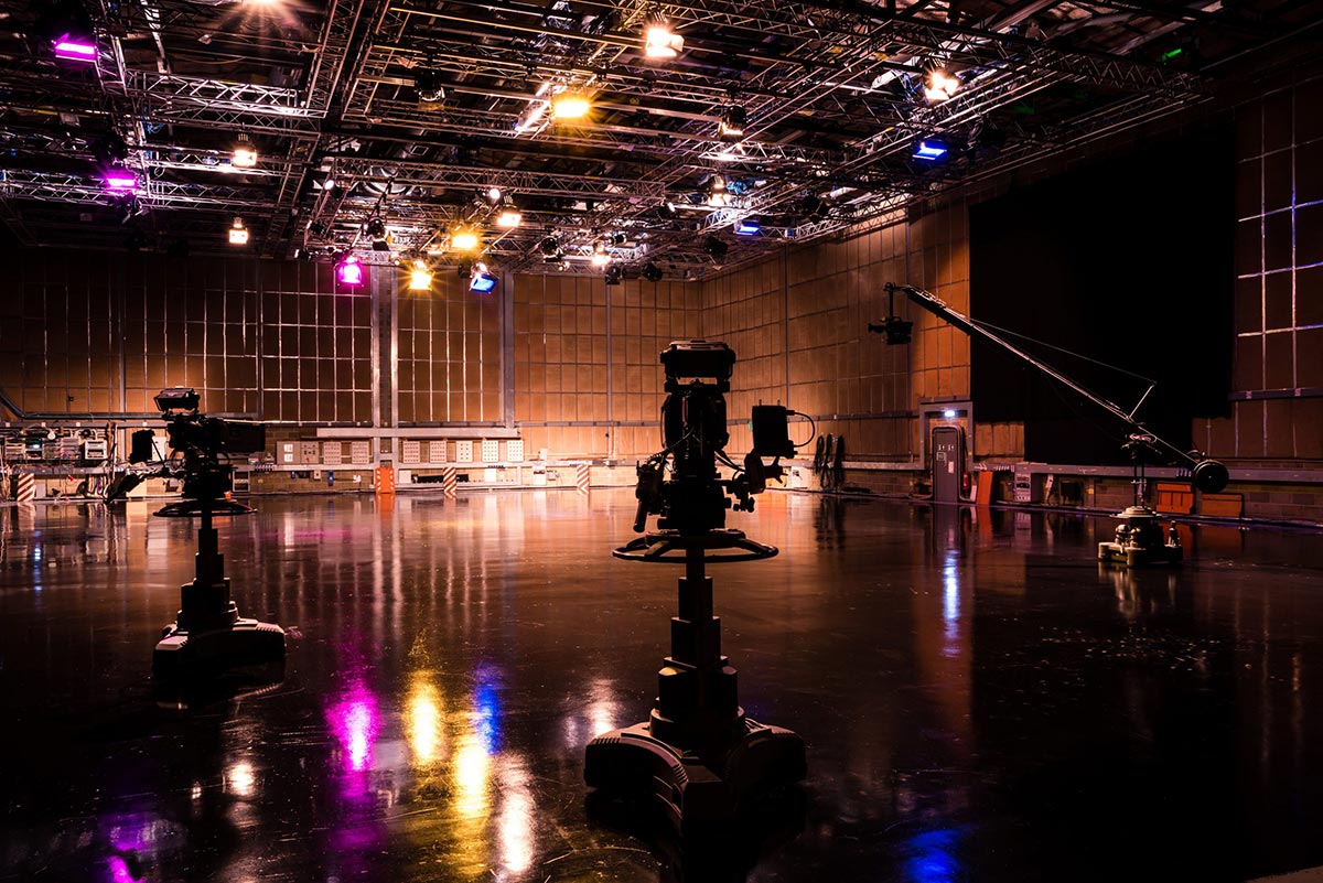 Maidstone Studios chooses Calrec Type R broadcast console for Grams